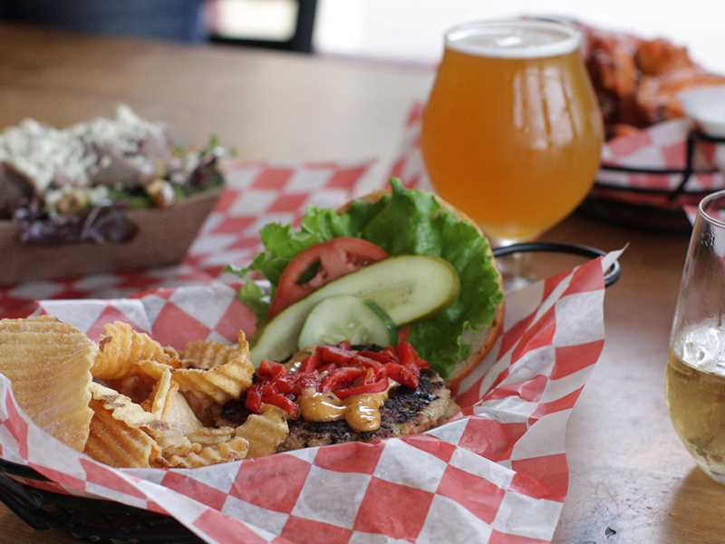 Shelburne, Vermont Restaurant | Archie's Grill | Burgers, Fries & More